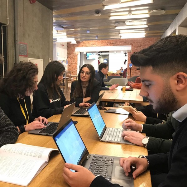 Management Internship Program - Curricular & Erasmus | Traineeland